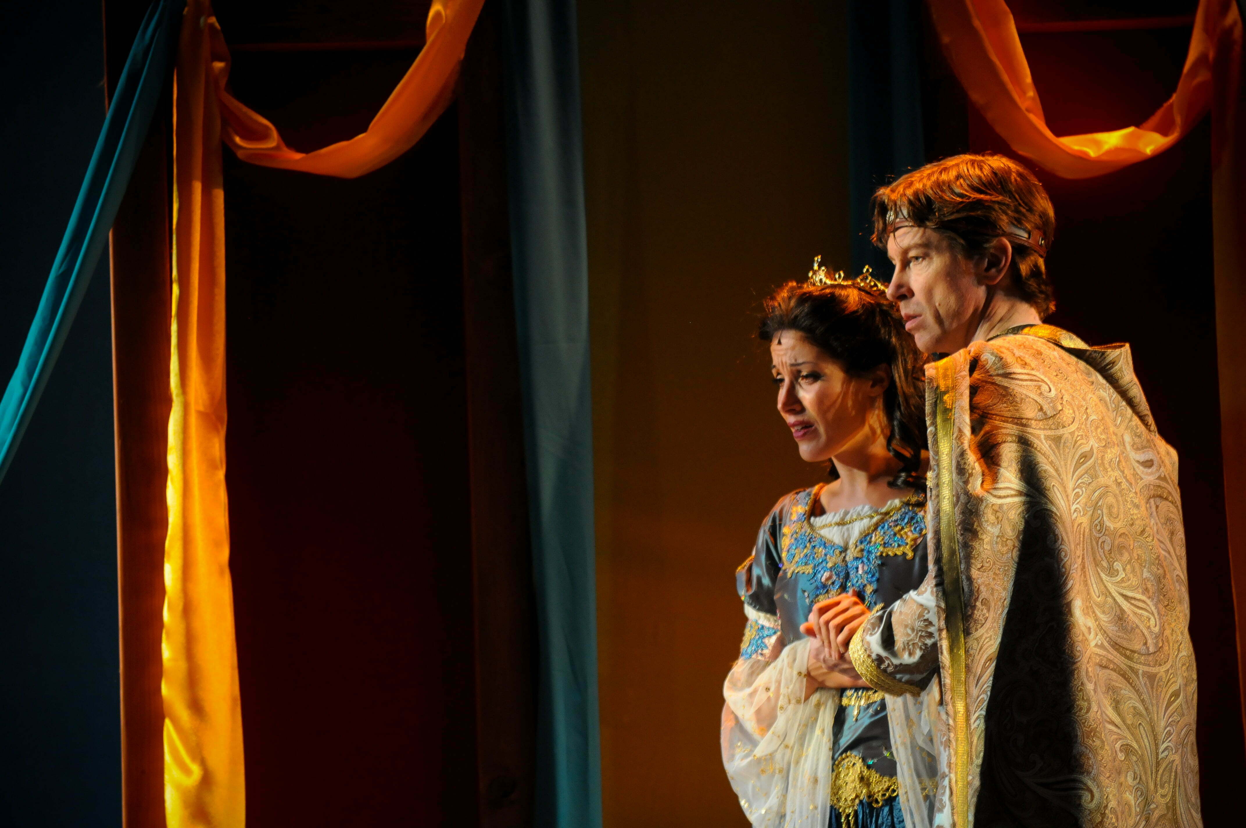 Camelot - Theatre reviews