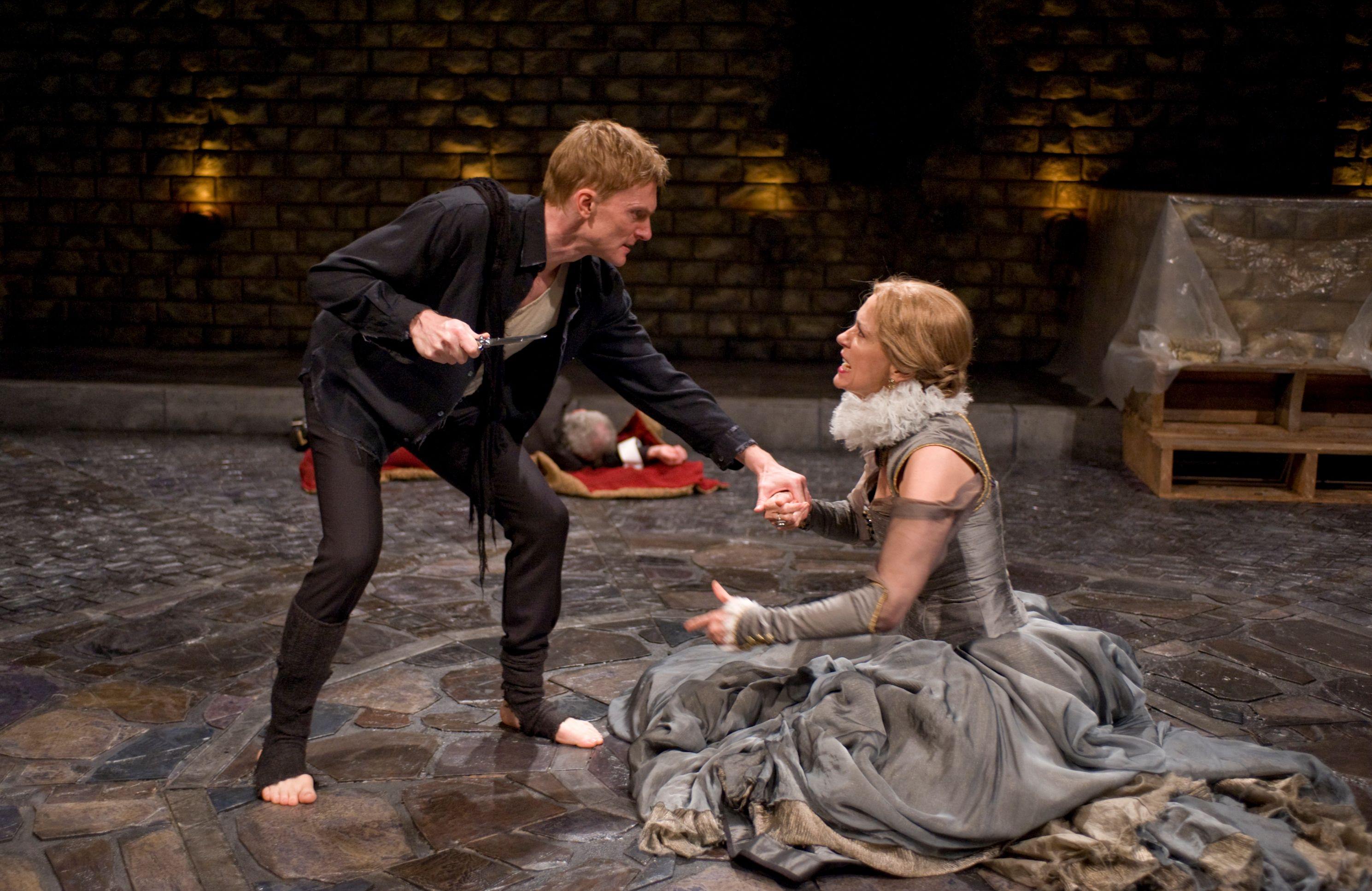 Hamlet At Writers Theatre Theatre Reviews Hamlet At Writers Theatre Theatre Reviews
